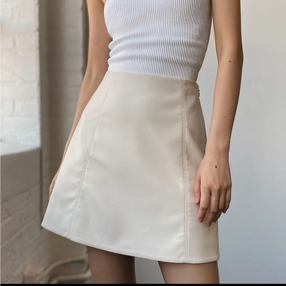 Aritzia | Skirts | Aritzia Babaton Modern Mini Skirt | Poshmark